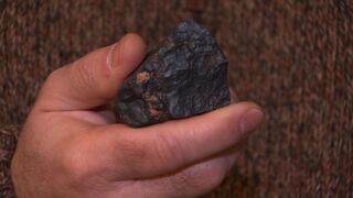 Hoe kan je een meteoriet vinden? En hoeveel is zo'n steen waard? 5 ...