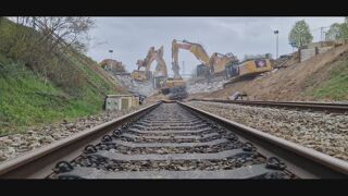 Brug Koerselsesteenweg over treinspoor in Beringen afgebroken voor bouw ...