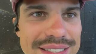 Broers Average Rob en Arno The Kid halen finish van Ironman: heel straf ...