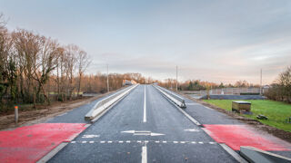 Nieuwe brug over E313 in Ranst opent: veiliger voor verkeer én dieren | VRT NWS: nieuws