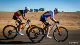 Derde keer, goede keer voor Wout Alleman en Tsjech Stosek in Cape Epic ...