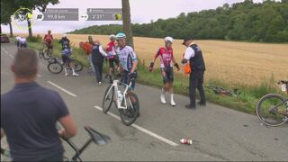 VIDEO - Lennert Van Eetvelt zoekt naar zijn evenwicht na stevige val | sporza