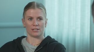 In een taxi rook ze onraad na dat ene berichtje: Julie Vanloo ...