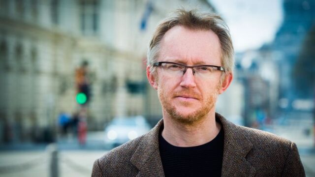 "Revolusi": David Van Reybrouck schrijft over de Indonesische ...