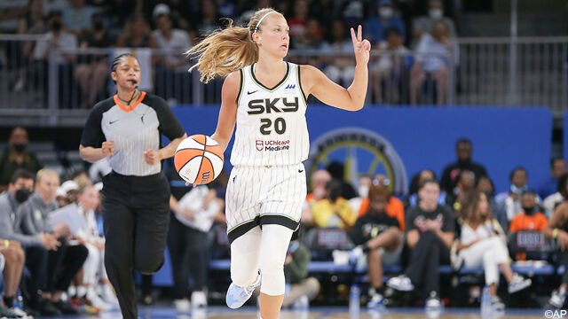 Julie Allemand en Emma Meesseman helpen Chicago aan 4e overwinning op ...