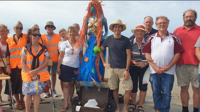 Beeld van waternimf gemaakt uit afval moet mensen motiveren om afval op ...