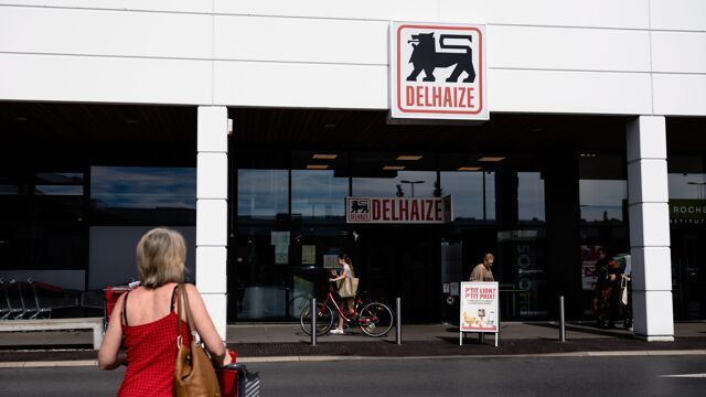 Delhaize snijdt in klantenkaartkorting | VRT NWS: nieuws