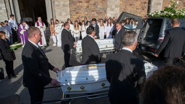 Funérailles de Margaux et Romain, les jeunes victimes de l’accident du ...
