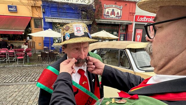 Snor van het jaar verkozen in Brussel: "Ik verzorg mijn moustache met ...