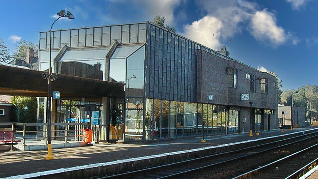 Stations Dendermonde en De Pinte worden vanaf volgend jaar vernieuwd | VRT NWS: nieuws