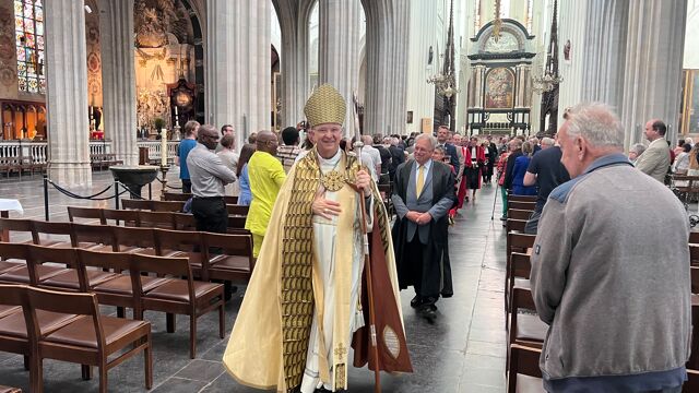 Bisschop Johan Bonny steunt Oosterweelwerken tijdens Te Deum-viering in ...