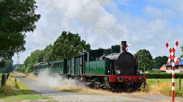 Toeristische stoomtrein Puurs-Baasrode rijdt week lang door Polen ...