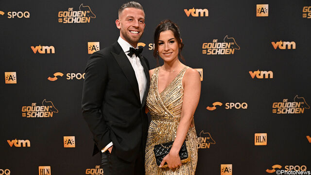 IN BEELD: Sterren van het Belgische voetbal schitteren op rode loper van de Gouden Schoen | sporza