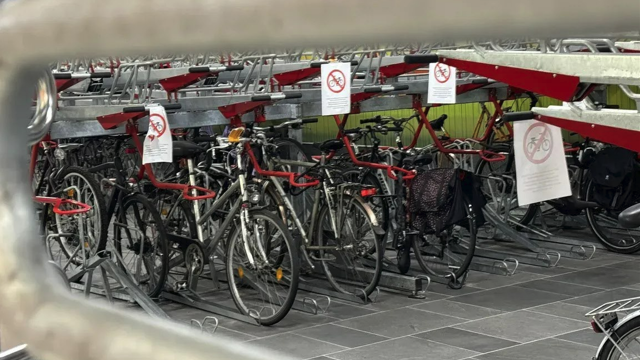 Fietsparkings verbeteren toezicht na klachten over diefstal en ...