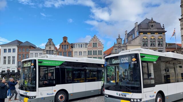 Eerste 6 elektrische bussen in Mechelen voorgesteld: "Stiller en ...