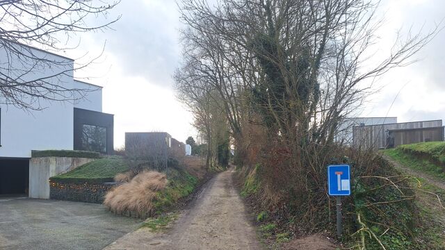 Buurtbewoner dient klacht in tegen omleiding via holle weg in Leefdaal ...