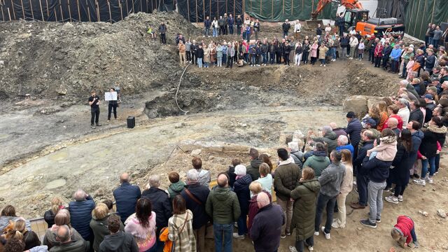 Sweden’s Greta Thunberg joins Code Rood activists blockading food ...