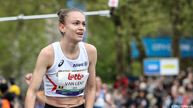 Jana Van Lent "wou eens zot doen" en verpulvert Belgisch record op de 5 ...