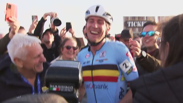 "Na alle pech eindelijk wat geluk": Toon Aerts laat tranen vrije loop ...