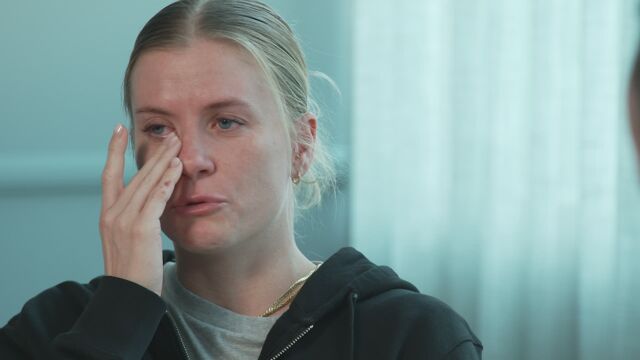 In een taxi rook ze onraad na dat ene berichtje: Julie Vanloo ...