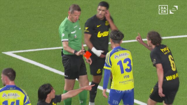 De twee sleutelmomenten in STVV-Union: de vroege rode kaart van Mac ...