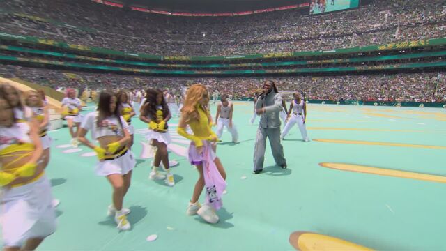 Shakira swingt het WK op gang: herbeleef hier het beste van de ...