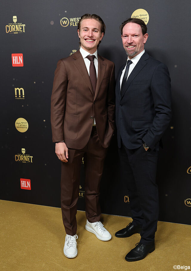 FOTO - Coucke met bijzondere schoenen en blij weerzien voor Nainggolan ...