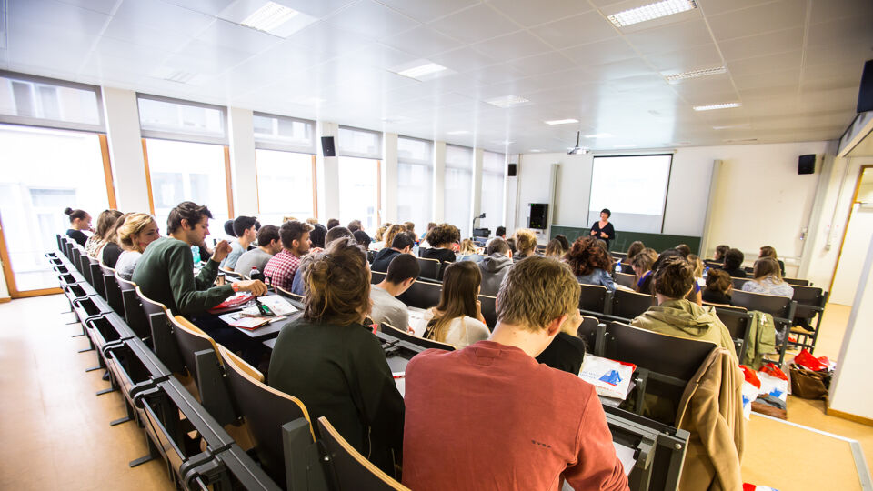 Niet geslaagd voor alle vakken uit eerste jaar hoger onderwijs? Dan mag ...