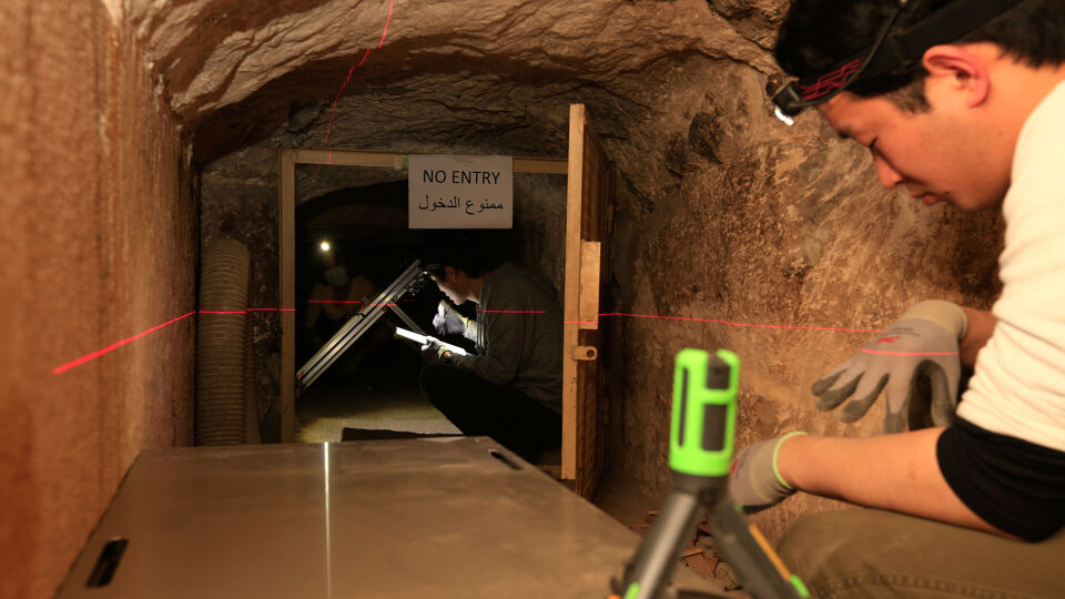 Wetenschappers ontdekken een grote ruimte in de piramide van Cheops ...