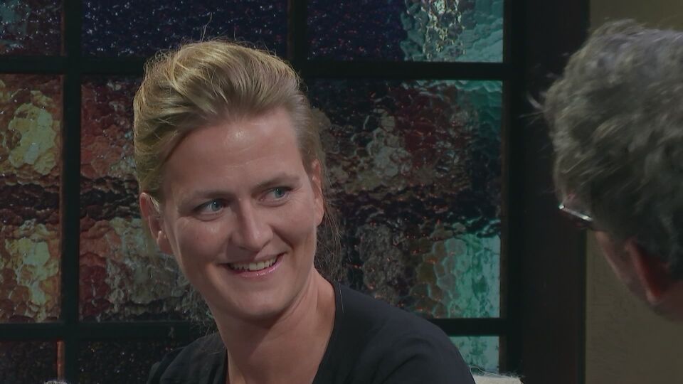 Dimitri Verhulst eert Jeroen Brouwers: "Zinnen en romans waren ...