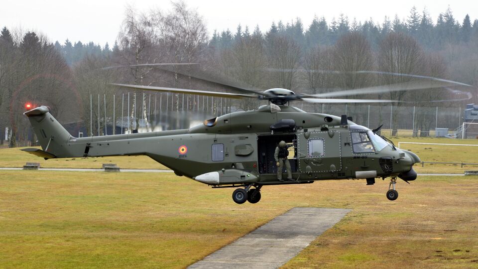 Defensie wil 15 lichte Europese H145M helikopters kopen en zoekt koper ...