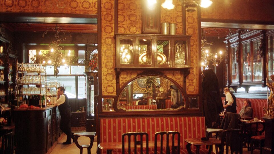 Café "Le Cirio" in Brussel wordt nog mooier | VRT NWS: nieuws