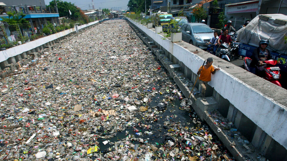 Plastic vervuiling | VRT NWS