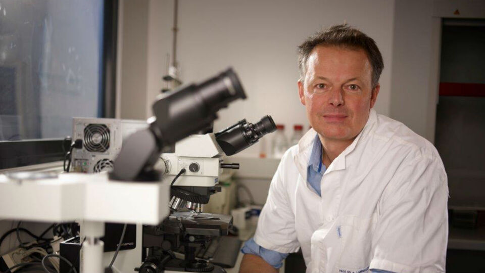 Prof wil naar buitenland want hier "nauwelijks" geld voor onderzoek: "Top­wetenschappers hebben ...