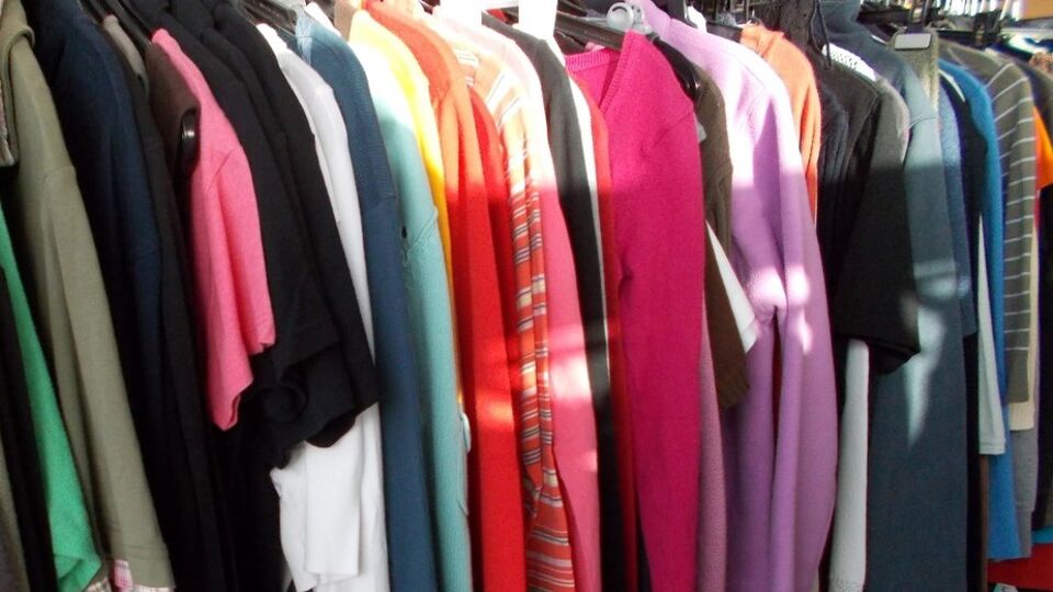 Deel van onze kleding wordt nog altijd verbrand: hoe komt dat, en wat ...