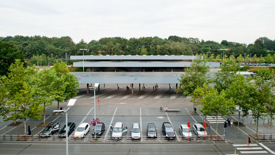 Museums, libraries, hairdressers, sports clubs and open-air markets to ...