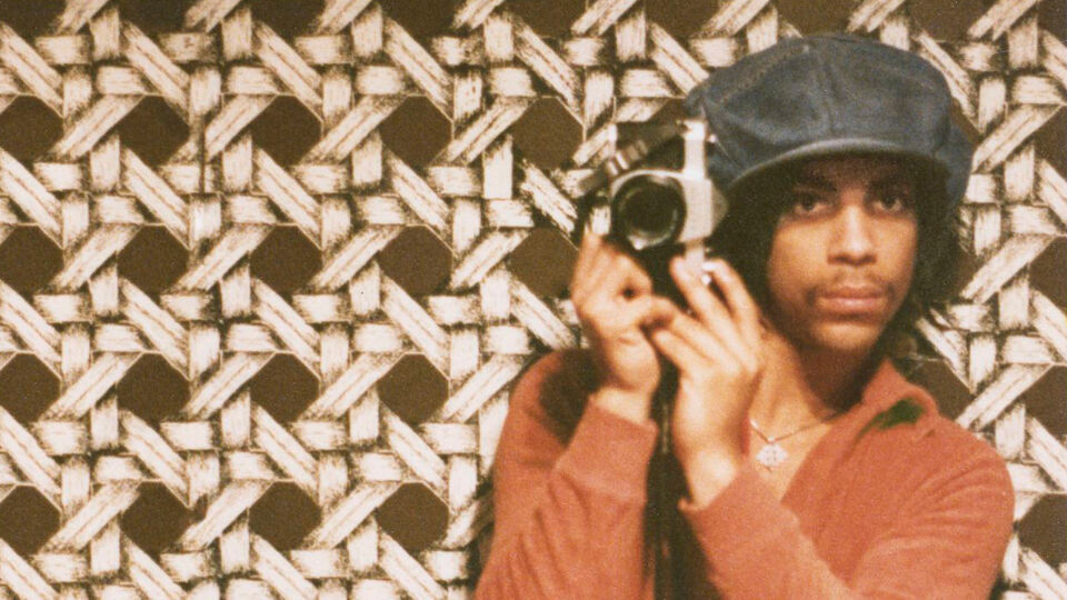 Vandaag verschijnt de autobiografie van Prince: "Zo intiem is hij ...