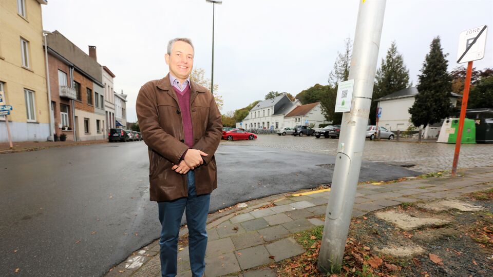 Pierre-Yves laat het oude Sint-Genesius-Rode herleven met foto's van ...