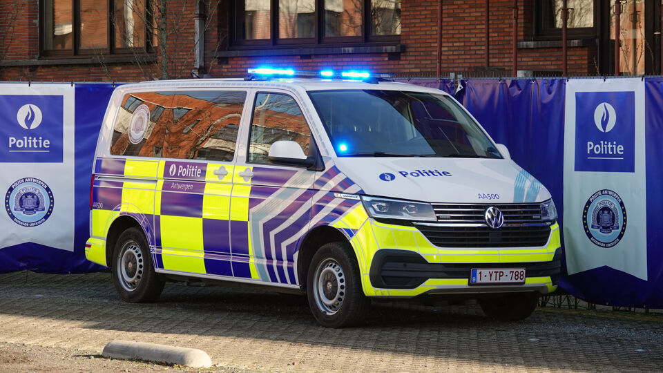 Les combis de la police d’Anvers changent de look pour une plus grande ...