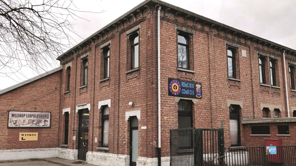 Militaire kledingswinkel in Leopoldsburg wordt vaccinatiecentrum ...