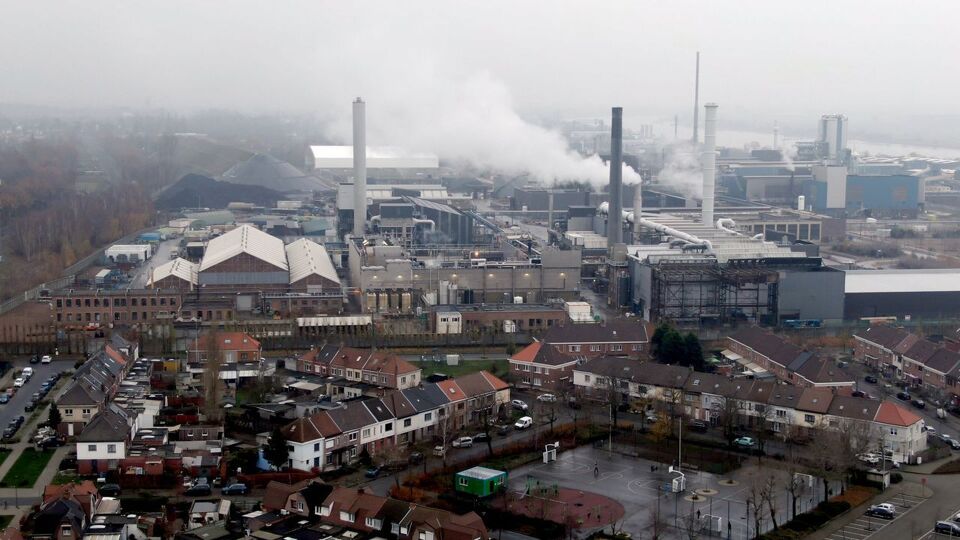 Umicore Hoboken start binnenkort met afbraak huizen rond fabriek: woningen maken plaats voor ...