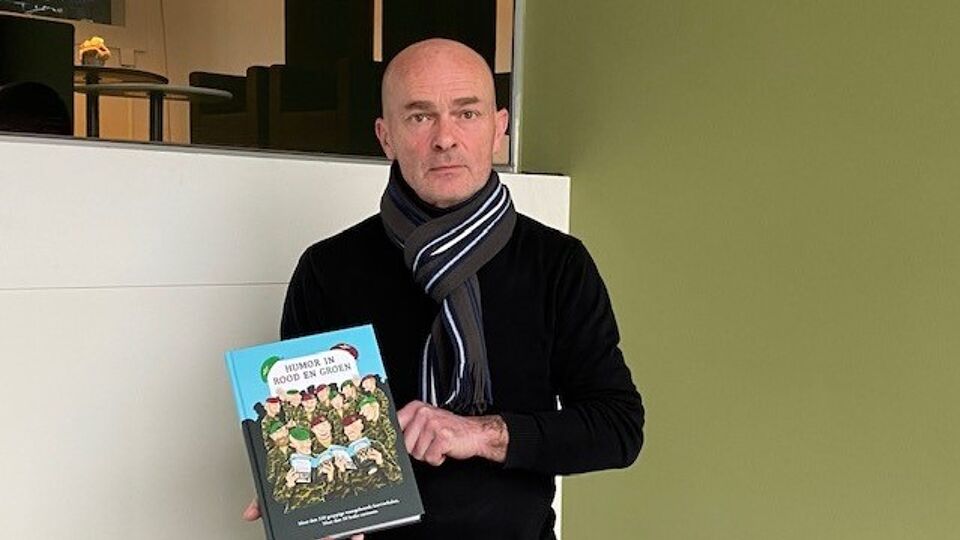 Nieuw boek bundelt ruim 300 humoristische verhalen over de paracommando ...