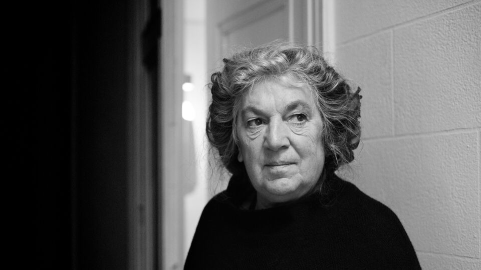 Ruth Lasters schrijft stadsgedicht ter ere van Reinhilde Decleir en ...