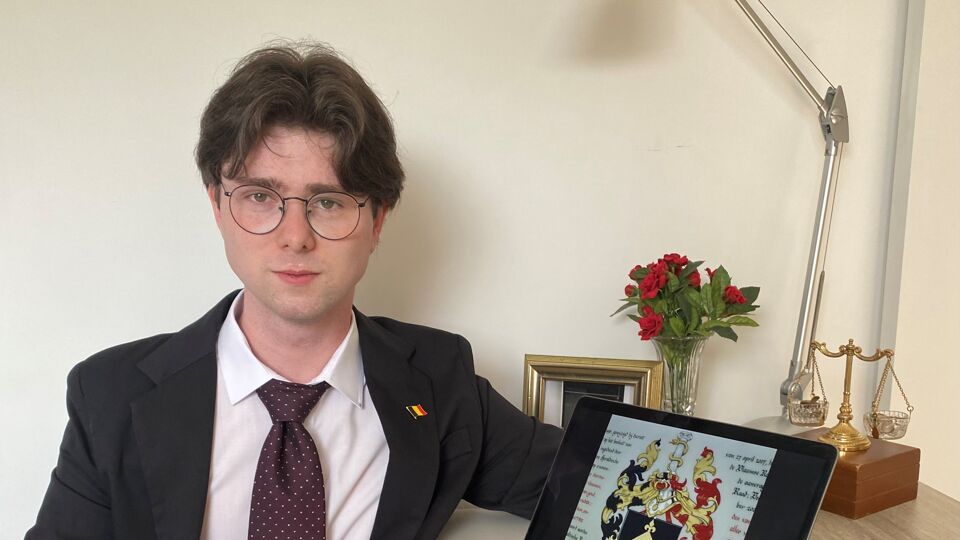 20 Vlamingen krijgen wapenschild: "Fascinatie onstond tijdens lessen ...