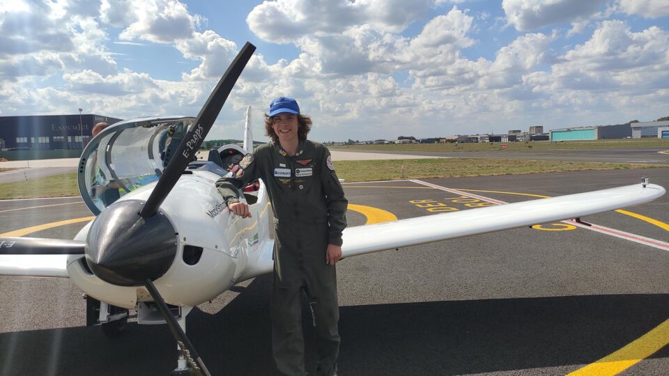 Mack Rutherford (17) heeft solovlucht rond de wereld bijna voltooid ...