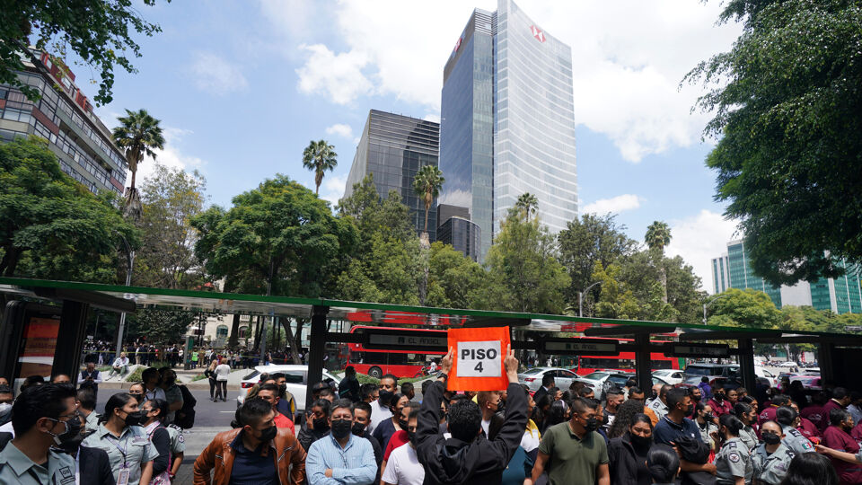 "We dachten dat het niet waar kon zijn": aardbeving treft Mexico ...
