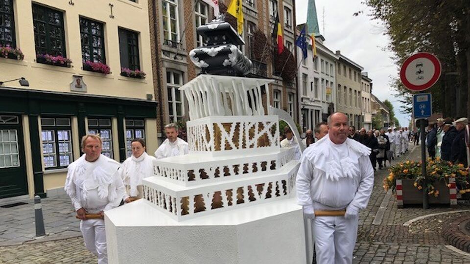 Eerste zondag Harlindis en Relindis Ommegang in Maaseik en Aldeneik ...