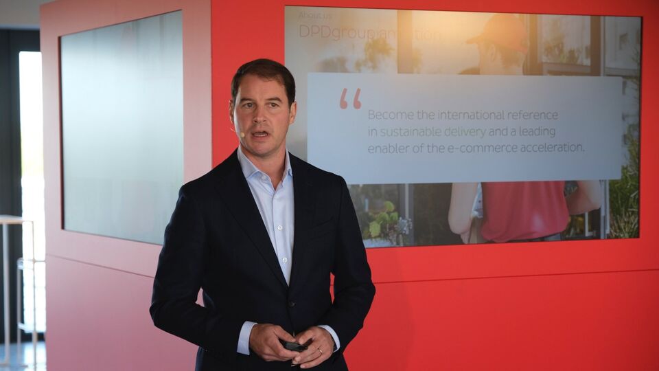 Pakjesbezorger DPD opent nieuw logistiek centrum in Vilvoorde ...