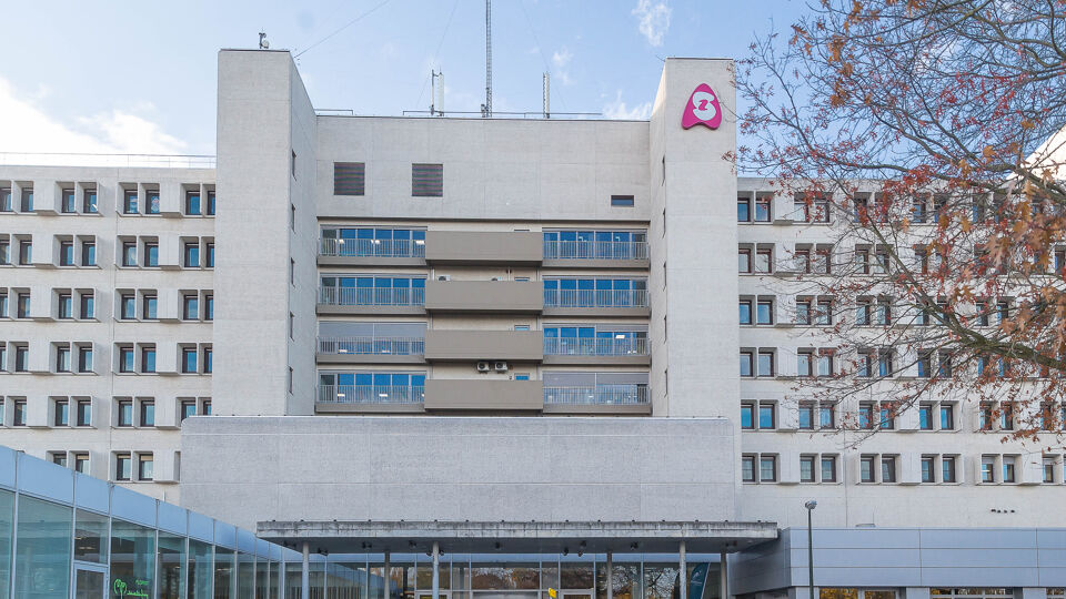 Patiënten kunnen binnenkort parkeerabonnement toch op de 2 campussen ...