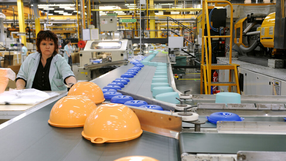 De plastic potjes zijn wereldberoemd, en toch flirt Tupperware met ...